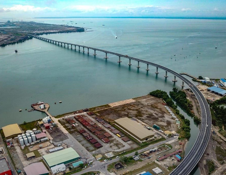Pulau Muara Besar Bridge Parapets