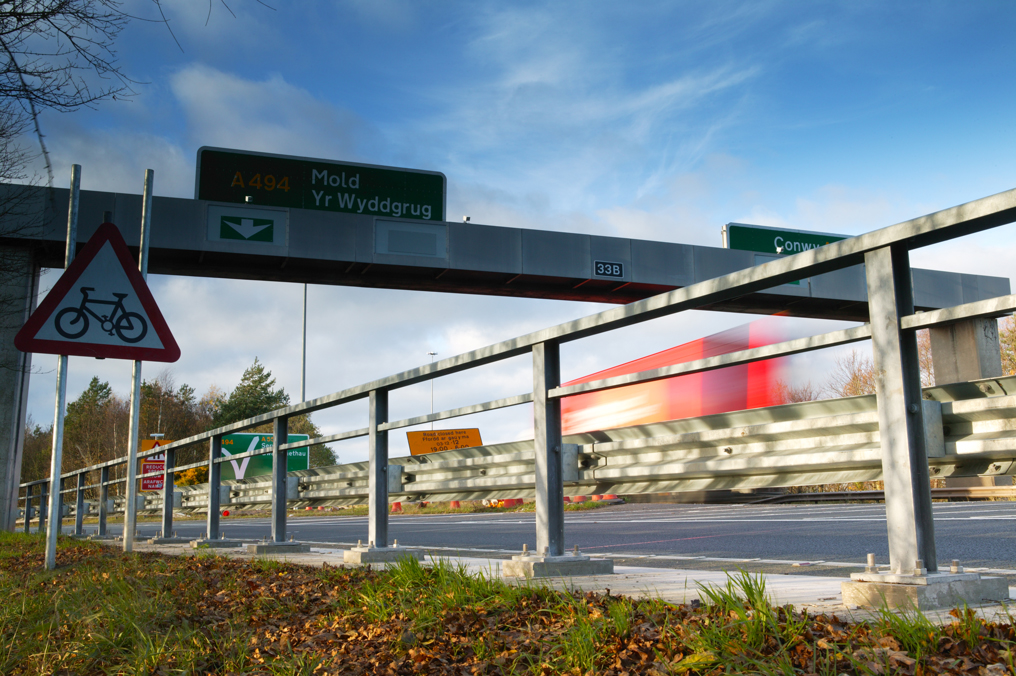 SVV2 (VarleyGuard) H2/W1 steel parapet